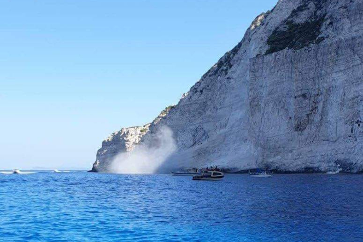 Ζάκυνθος: Επεσαν βράχια στο "Ναυάγιο" μετά τον σεισμό - Μόνο στις ...