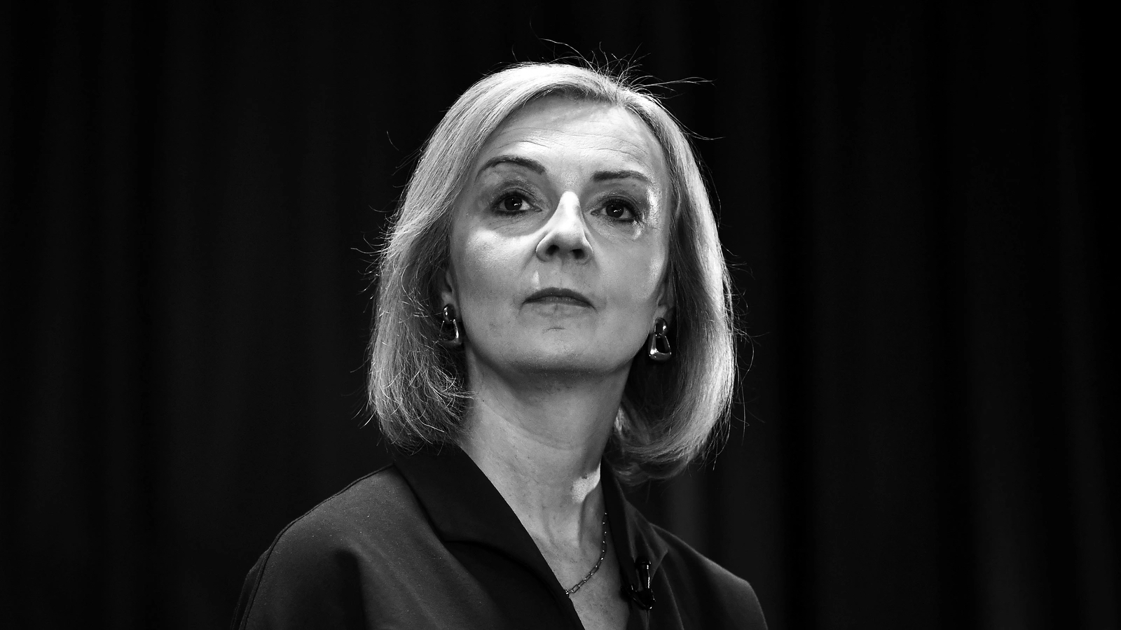 Οι τελευταίες ώρες της Λιζ Τρας στην εξουσία – Άυπνη, έστελνε sms τα ...
