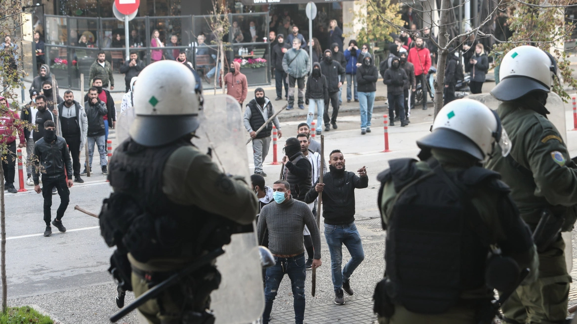 Θεσσαλονίκη: Προθεσμία για να απολογηθεί πήρε ο αστυνομικός της ΔΙΑΣ ...