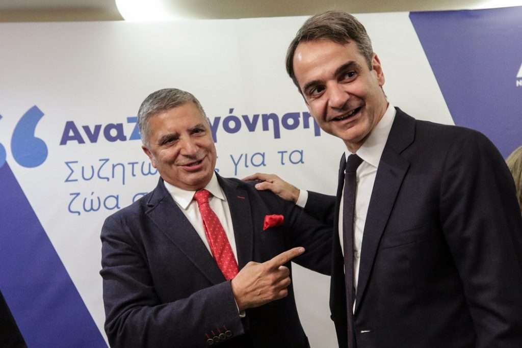 Ο άνθρωπος που θα γινόταν βασιλιάς - KontraNews