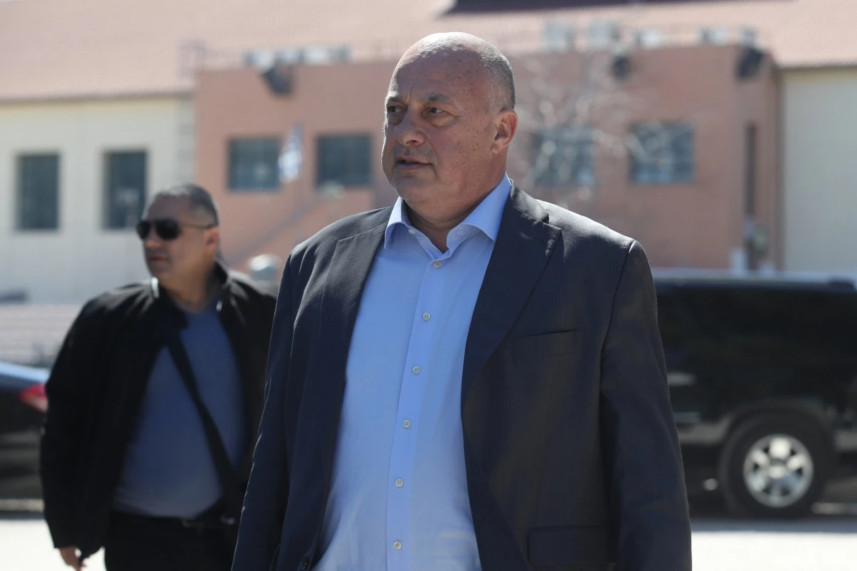 Νέα ομοφοβική επίθεση από τον Μπέο κατά την εκδήλωση για τη φωταγώγηση ...