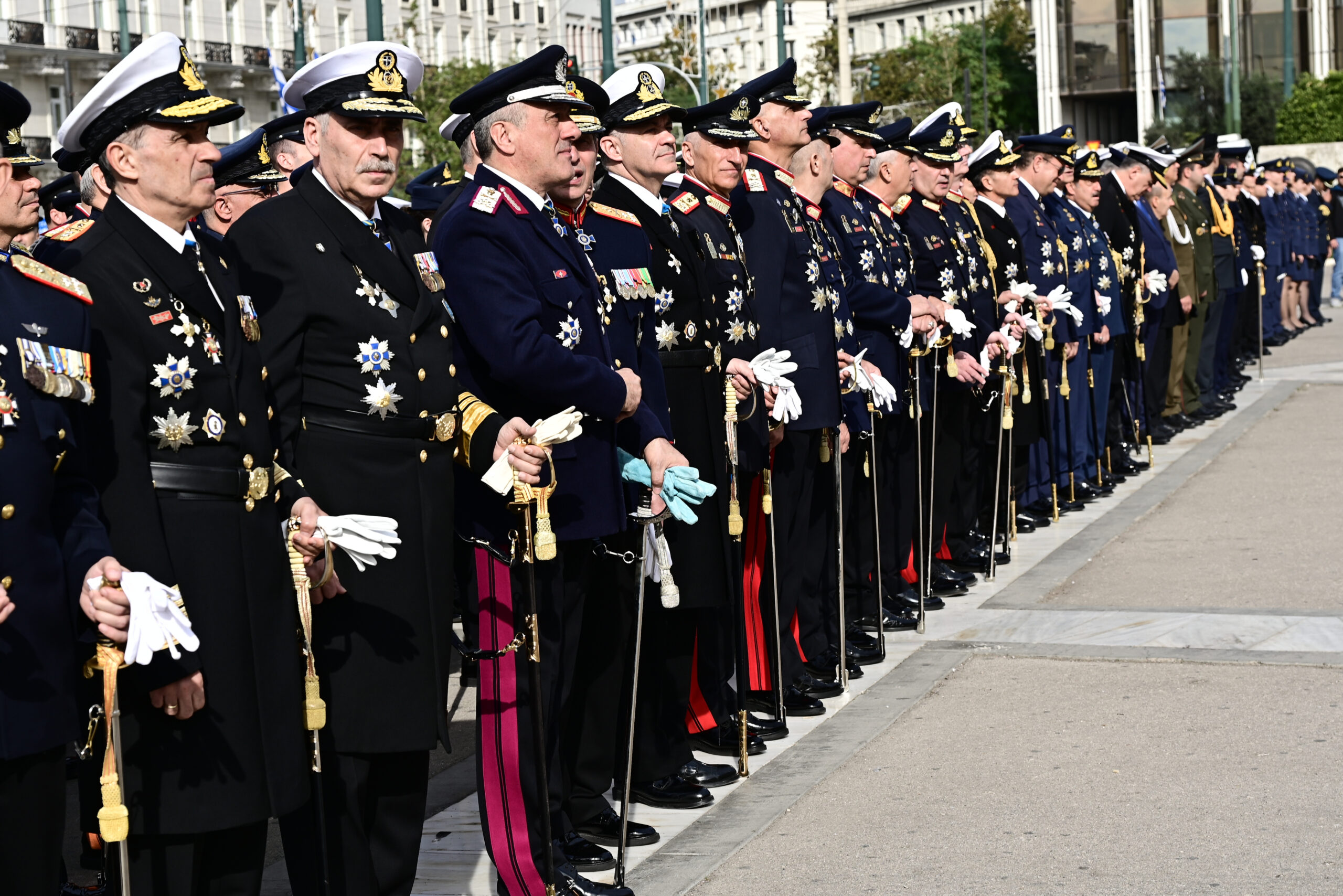 Οι ένοπλες δυνάμεις εντάσσονται κι αυτές στον ΕΟΠΥΥ - KontraNews