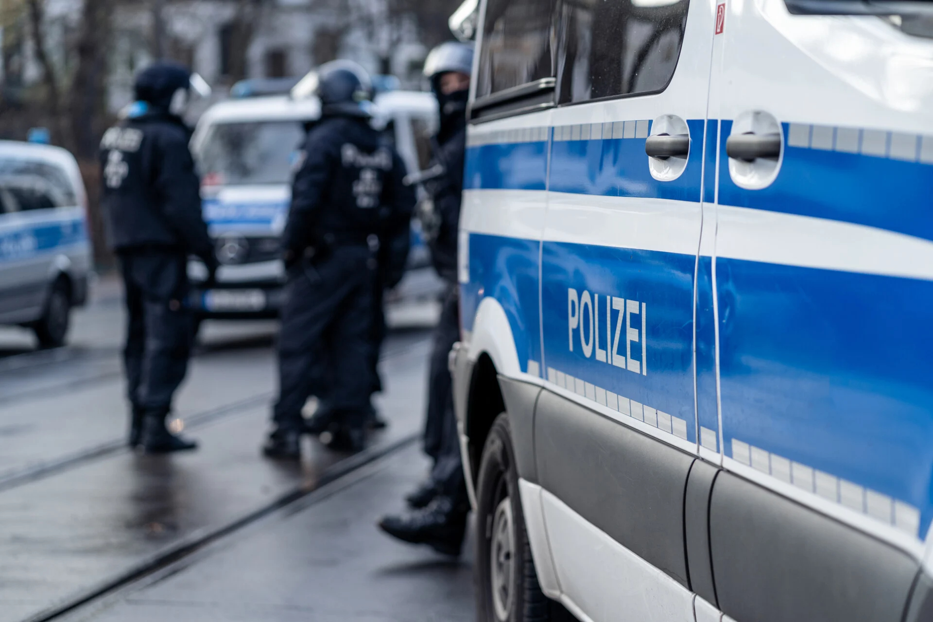 Γερμανία: Ένοπλος έχει οχυρωθεί σε μπαρ στην πόλη Ρέντσμπουργκ - Σε ...