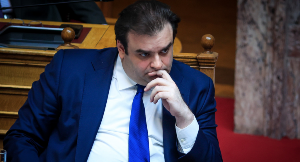 Πιερρακάκης: Δίνουμε το χέρι σε συμπολίτες μας, αντί να τους κουνάμε το ...