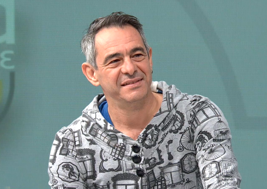 “Fake Newsical.Παρ@μυθομπερδέματα: Μία ξεκαρδιστική ιστορία μυστηρίου ...